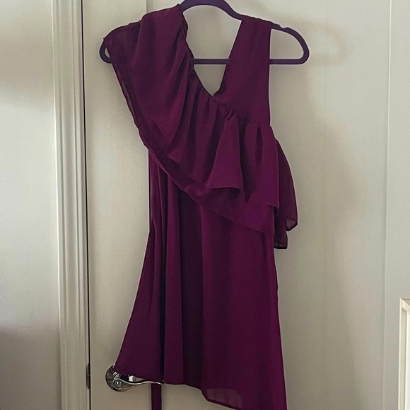 Rare | Dresses | Rare Ruffled Shoulder Dress | Poshmark
